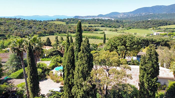 Maison à vendre - La Croix-Valmer - 6 pièces - 4 chambres