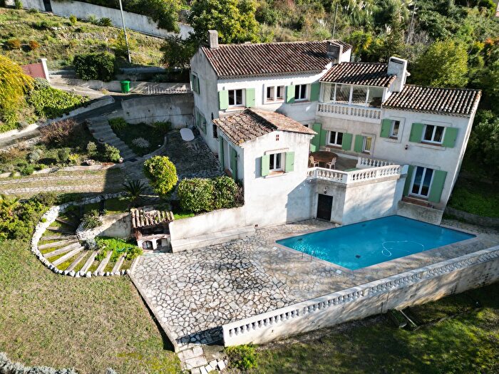 Maison à vendre - Saint-Paul-de-Vence - 6 pièces - 5 chambres