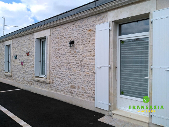 Maison 10 pièces à La Taillée, à vendre