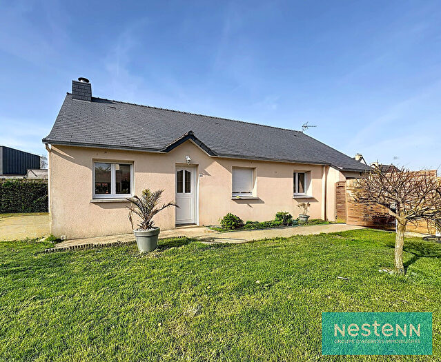 Maison à vendre - Plouguenast - 5 pièces - 4 chambres