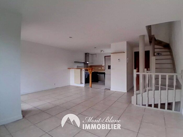 Maison à louer - Peripherie Sud, Sallanches - 3 chambres