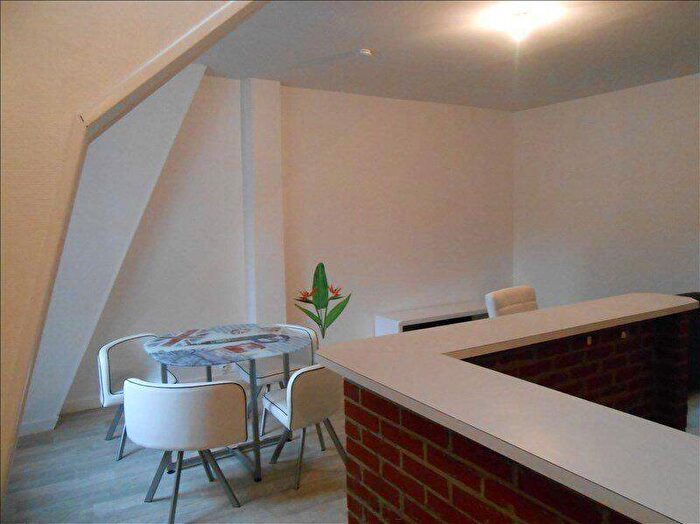 Centre Ville, Saint-Quentin : Appartement 2 pièces à louer