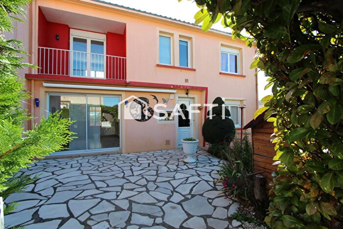 Maison à vendre - La Châtaigneraie - 5 pièces - 3 chambres