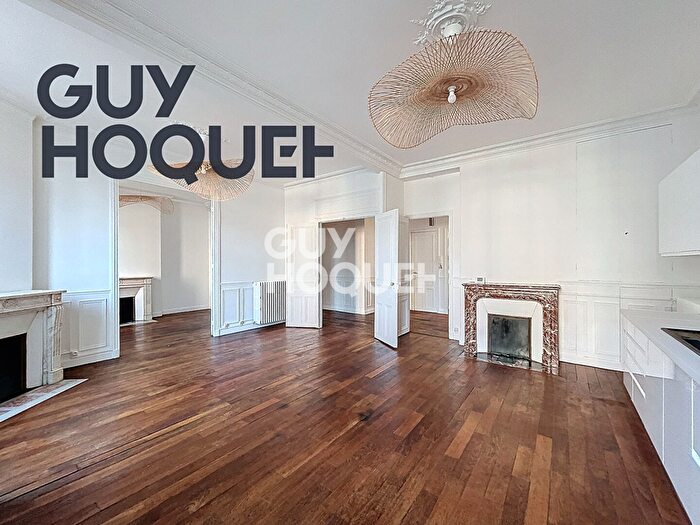 Appartement à vendre - Reims, Centre-ville - 6 pièces - 4 chambres