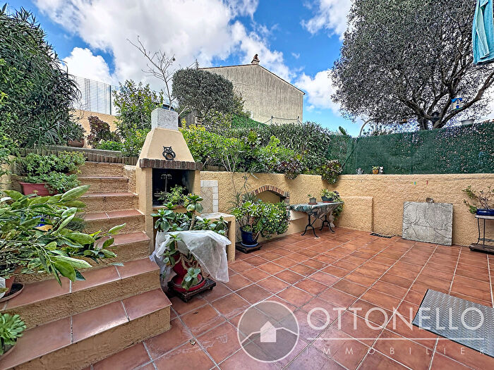 Maison à vendre - Roquebrune-sur-Argens, Village - 4 pièces - 3 chambres