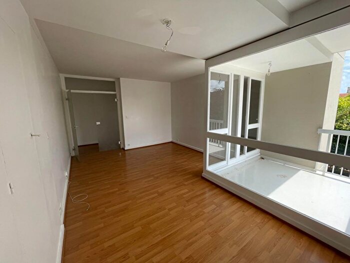 Mantes-la-Jolie, Centre-ville - Appartement 3 pièces à louer