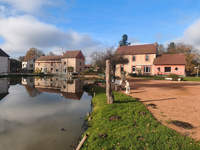 Maison à vendre - Creuzier-le-Neuf - 6 pièces - 4 chambres