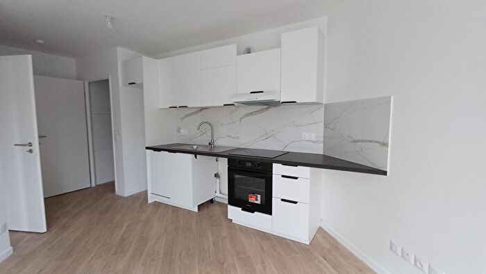 Appartement à louer - Savigny-le-Temple, Plessis la Forêt - 2 pièces - 1 chambre