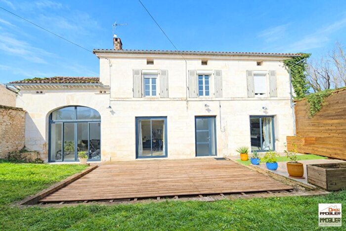 Maison à vendre - Châteauneuf-sur-Charente - 7 pièces - 3 chambres