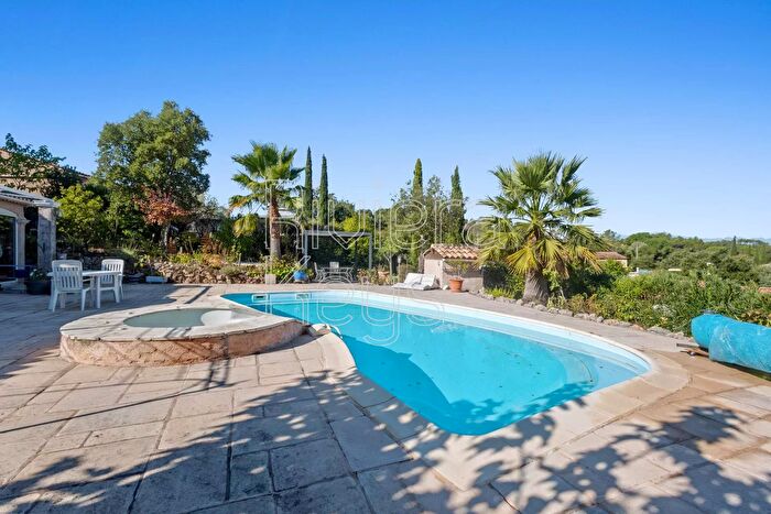 Maison à vendre - Vidauban - 6 pièces - 4 chambres