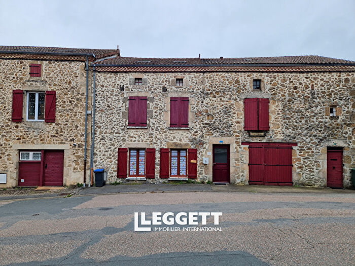 Maison à vendre - Rochechouart - 5 pièces - 3 chambres