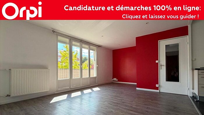 Villiers-sur-Marne, Centre-ville : Appartement 4 pièces à louer