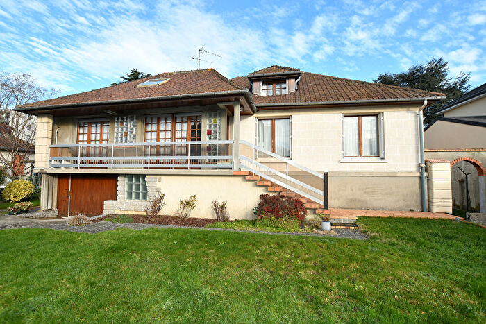 Maison 6 pièces à Bois-d'Arcy, La Croix Blanche, à vendre