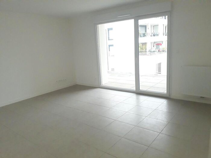 Appartement 4 pièces à louer - Sathonay-Camp