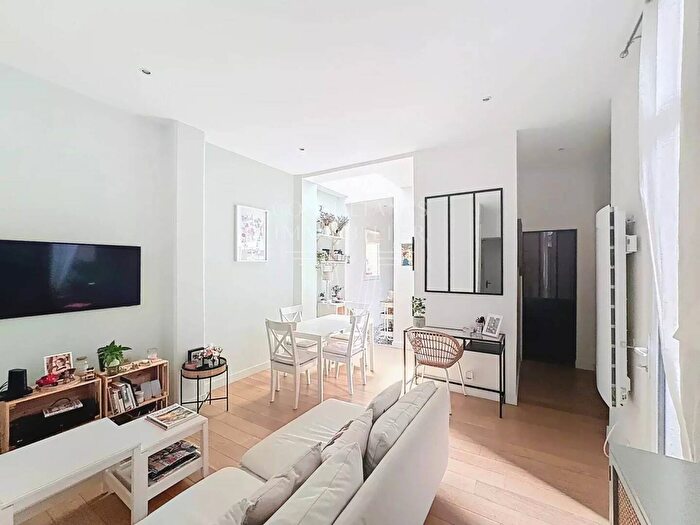 Appartement à louer - Hôtel de Ville-Planchette, Levallois-Perret - 4 pièces - 2 chambres