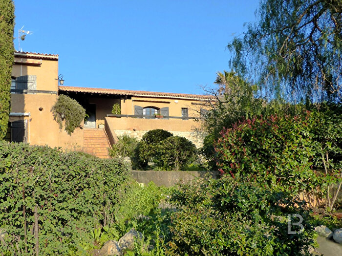 Maison à vendre - Bandol - 8 pièces - 6 chambres