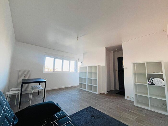 Bois dAmour-Porte de Paris-Courlancy, Reims - Appartement 1 pièce à louer