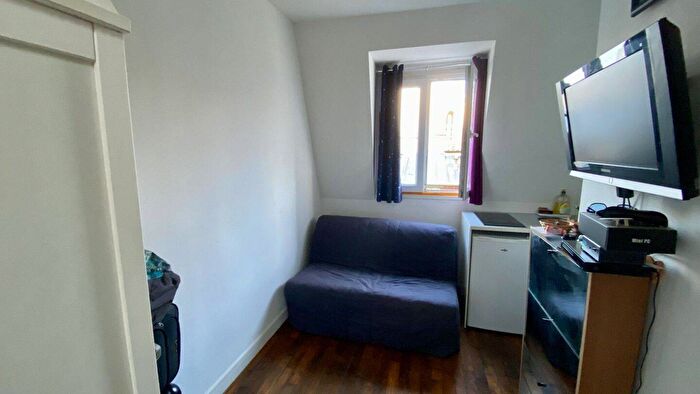 Appartement à louer - Wilson-Rivay, Levallois-Perret - 1 pièce