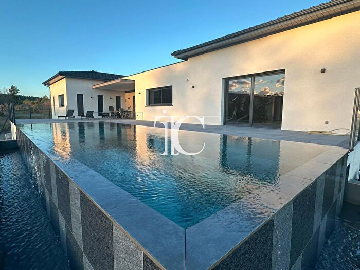 Maison à vendre - Vinezac - 5 pièces - 3 chambres