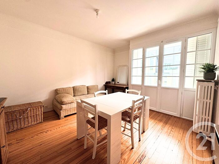 Appartement à louer - Chartres, Centre-ville - 2 pièces - 1 chambre