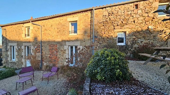 Maison à vendre - Les Herbiers - 12 pièces - 7 chambres