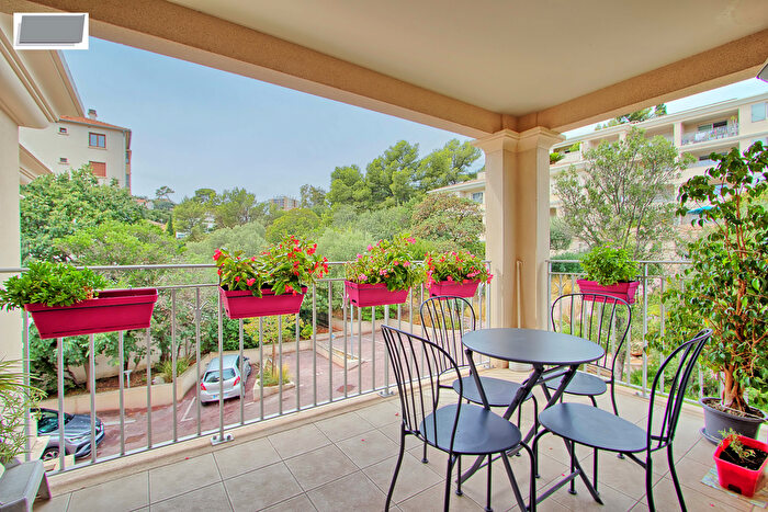 Appartement à vendre - Toulon, La Serinette, La Barre - 2 pièces - 1 chambre