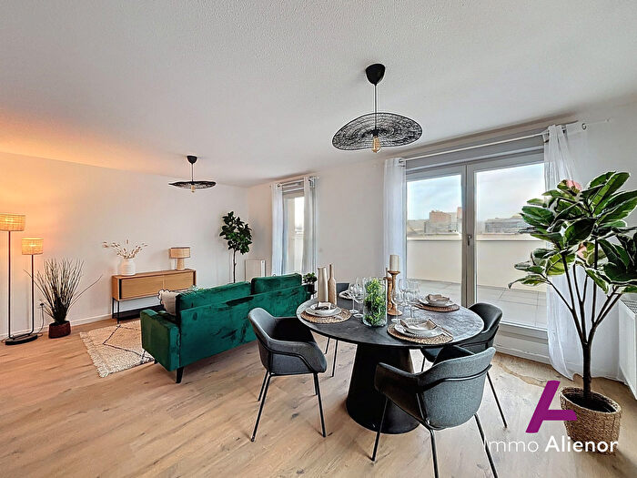 Appartement à vendre - Blanquefort - 5 pièces - 4 chambres