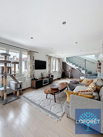 Maison à vendre - Neuilly-Plaisance, Rennouillères - 6 pièces - 5 chambres