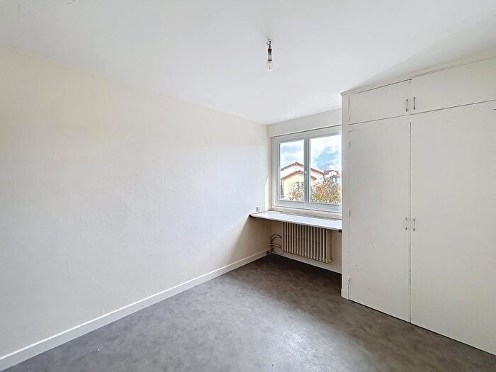 Appartement à louer - Clermont-Ferrand, Saint-Jacques - 1 pièce