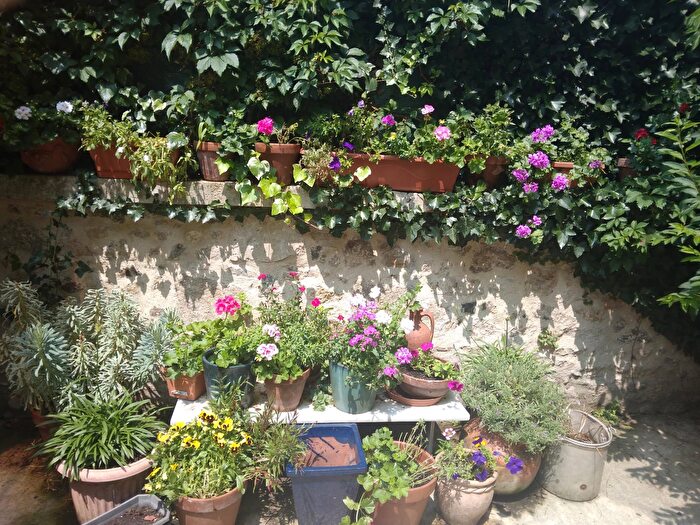 Maison à vendre - Confolens - 6 pièces - 4 chambres