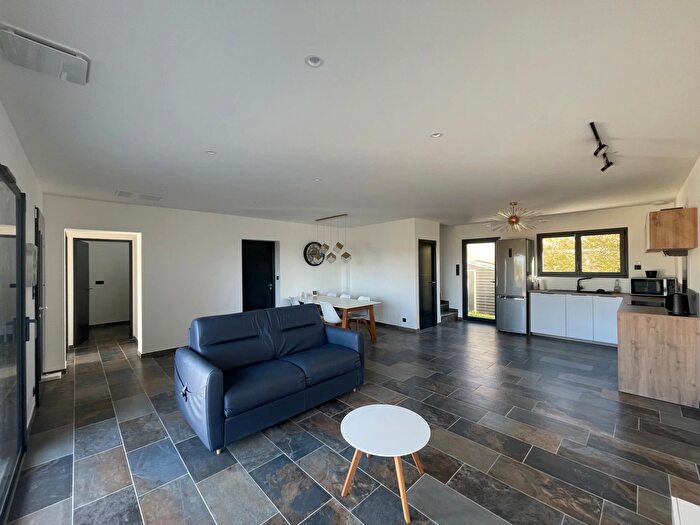 Maison à louer - Saint-Hilaire-de-Brethmas - 5 pièces - 2 chambres