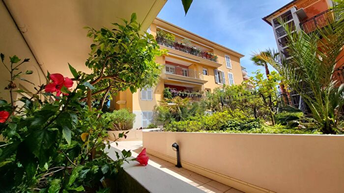 Appartement 2 pièces à Menton, Hôtel de Ville, Vieille Ville, Musée, Madone, Carnolès, à vendre