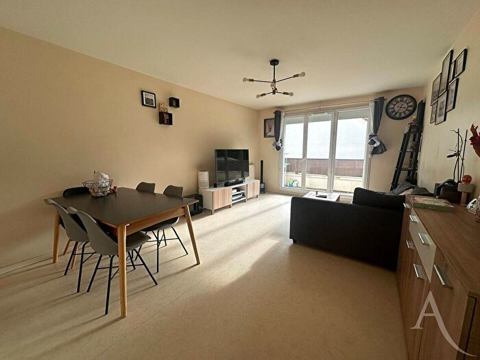 Appartement à louer - Les Orgemonts, Mantes la Ville - 3 pièces - 2 chambres