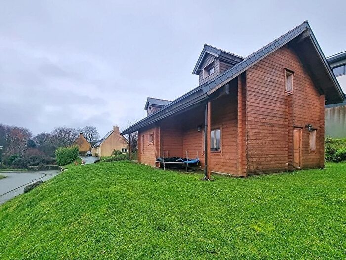 Maison à vendre - Plougonvelin - 6 pièces - 3 chambres