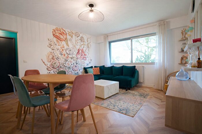 Appartement à vendre - Livry-Gargan, Centre-ville - 2 pièces - 1 chambre