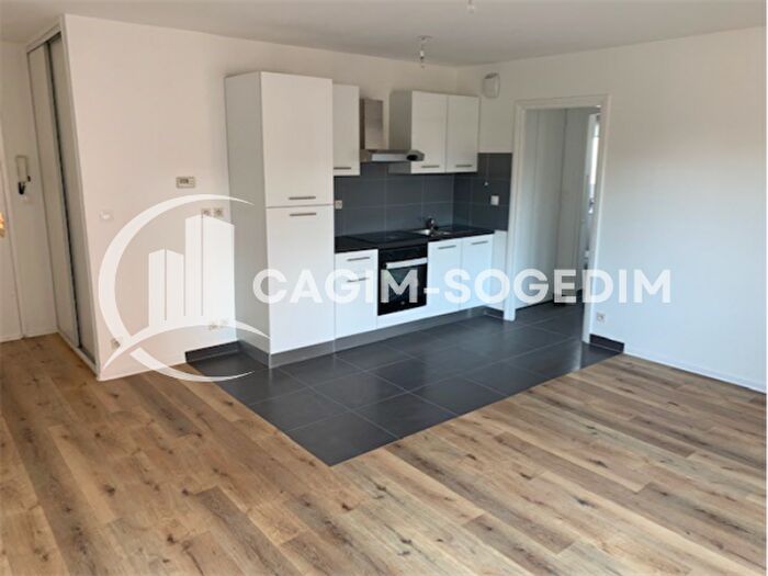 Saint-Louis, Centre-ville : Appartement 2 pièces à louer