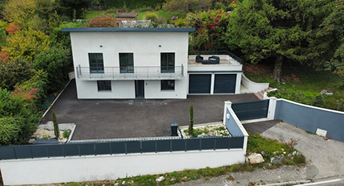 Maison à vendre - Pommiers-la-Placette - 5 pièces - 4 chambres