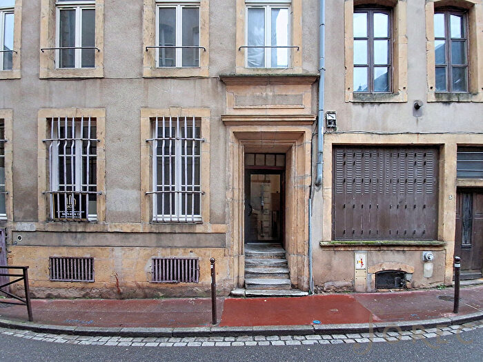 Appartement à louer - Metz, Ancienne ville - 3 pièces - 2 chambres