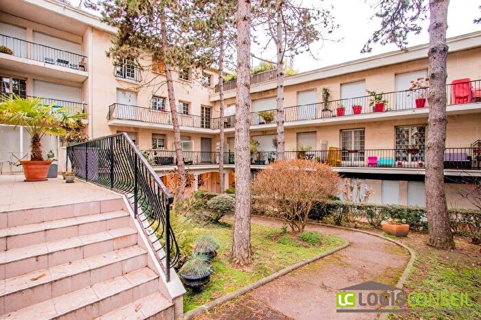 Appartement à louer - Seignelay, Châtenay-Malabry - 1 pièce