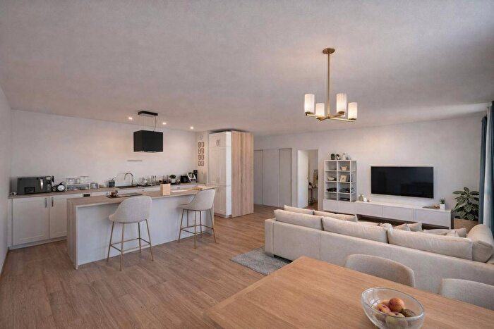 Appartement à louer - Bordeaux - 5 pièces - 4 chambres