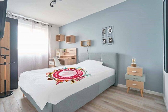 Appartement à louer - Clairmarais-Charles Arnould, Reims - 1 pièce