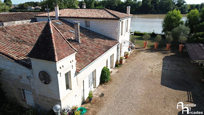 Fronsac : Maison 8 pièces à vendre