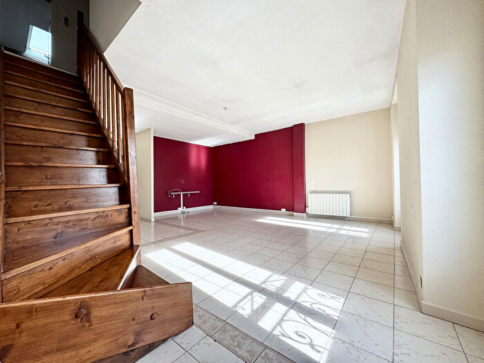 Appartement à louer - Nîmes, Richelieu - 4 pièces - 3 chambres