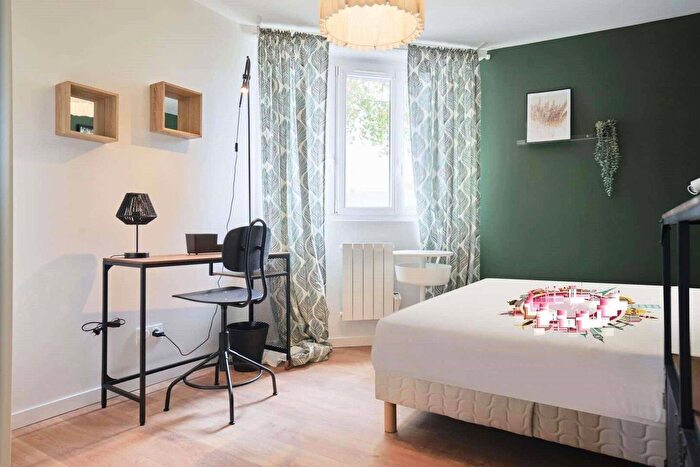 Appartement à louer - Clairmarais-Charles Arnould, Reims - 1 pièce