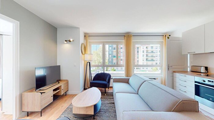 Appartement 6 pièces à Hôtel de Ville, Courbevoie, à louer
