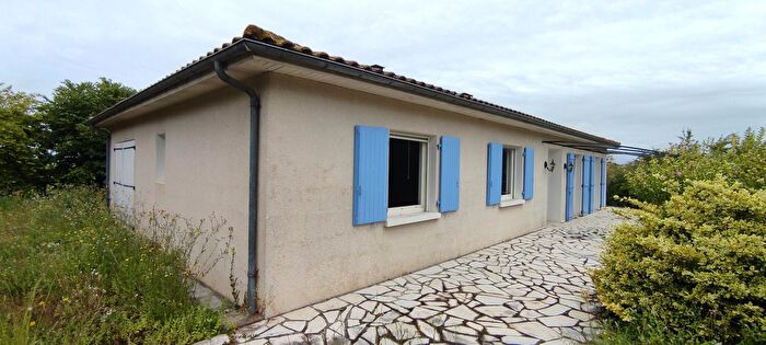 Roullet-Saint-Estèphe : Maison 4 pièces à vendre