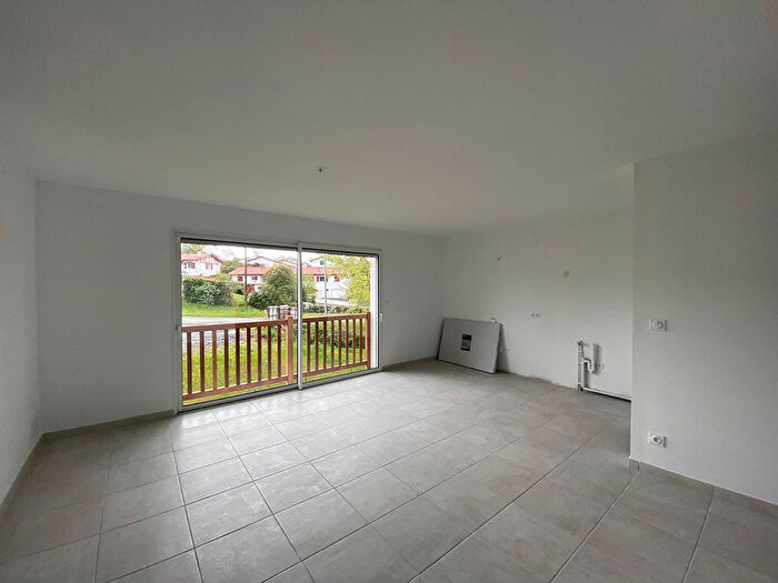 Maisons à vendre et appartements à louer - 1