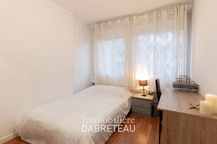Appartement à louer - Villeurbanne, Ferrandière, Maisons Neuves - 4 pièces - 1 chambre