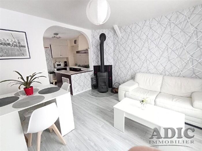 Maison à louer - Ver-sur-Launette - 3 pièces - 2 chambres