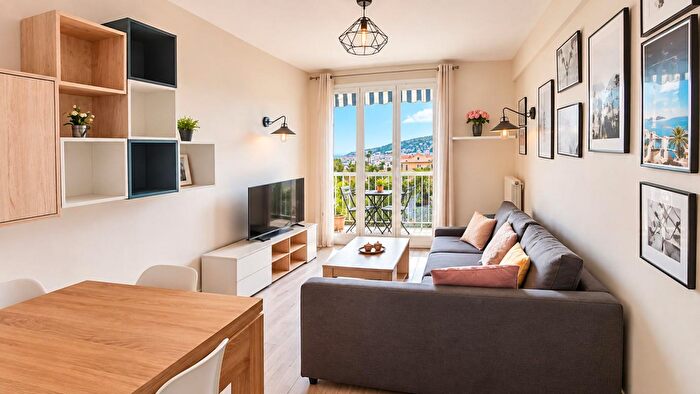 Appartement 3 pièces à Nice, Cimiez, à louer